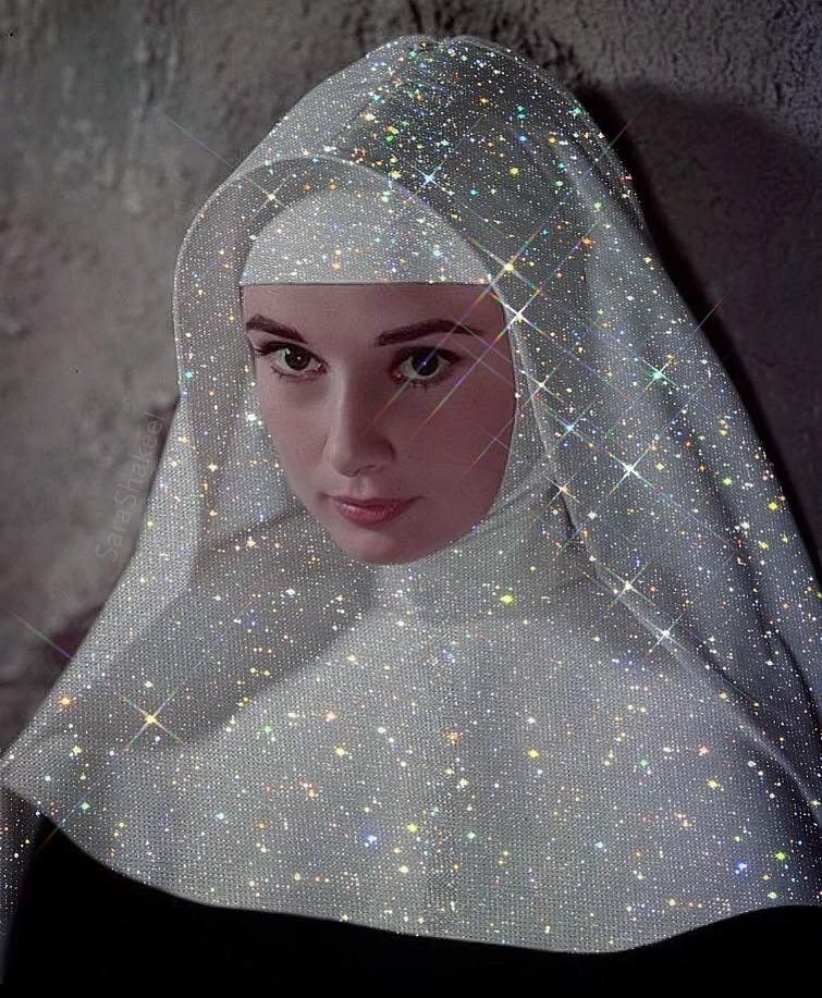 Solve Audrey Hepburn jigsaw puzzle online with 12 pieces