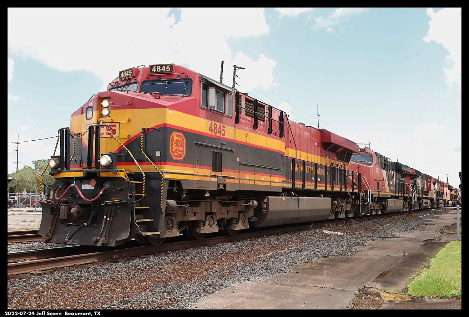 Jigsaw Puzzle | 96 pieces | KCS train with 7 engines | Jigidi