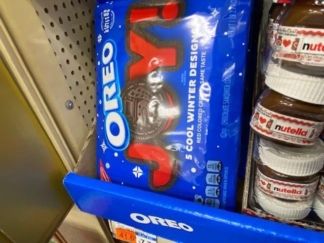 Solve Oreo's ans Nutella jigsaw puzzle online with 20 pieces
