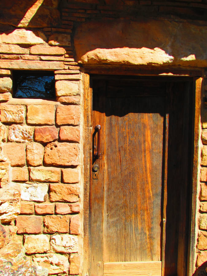Solve Desert Watchtower Door, Arizona jigsaw puzzle online with 35 pieces