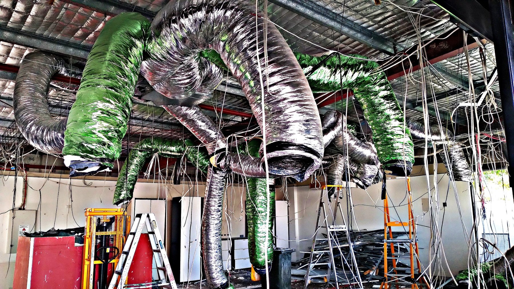 Solve The shiny creatures that crawled out of the ceiling jigsaw puzzle ...
