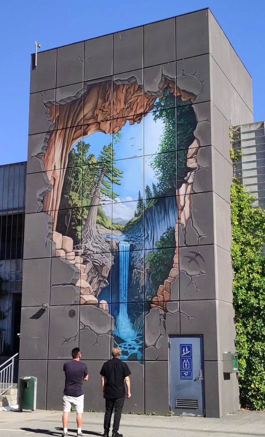 Solve Amazing street mural in Middlefart, Denmark jigsaw puzzle online ...