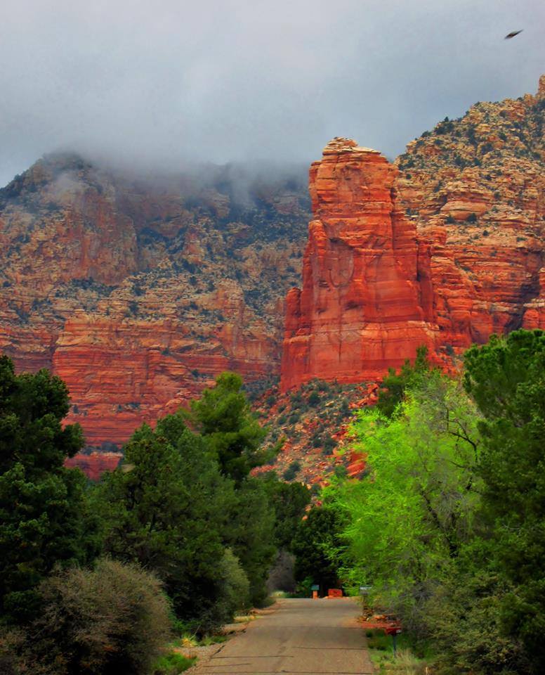 Solve Sedona colors jigsaw puzzle online with 208 pieces