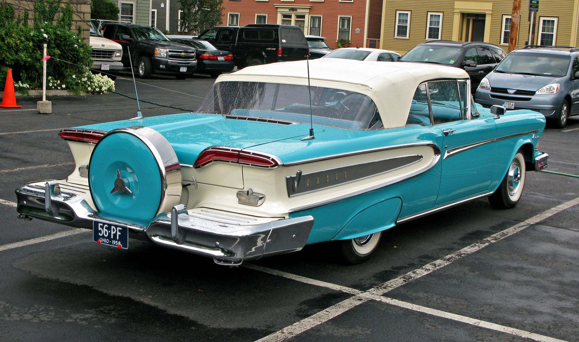 Solve 1958 Edsel _5464 jigsaw puzzle online with 252 pieces