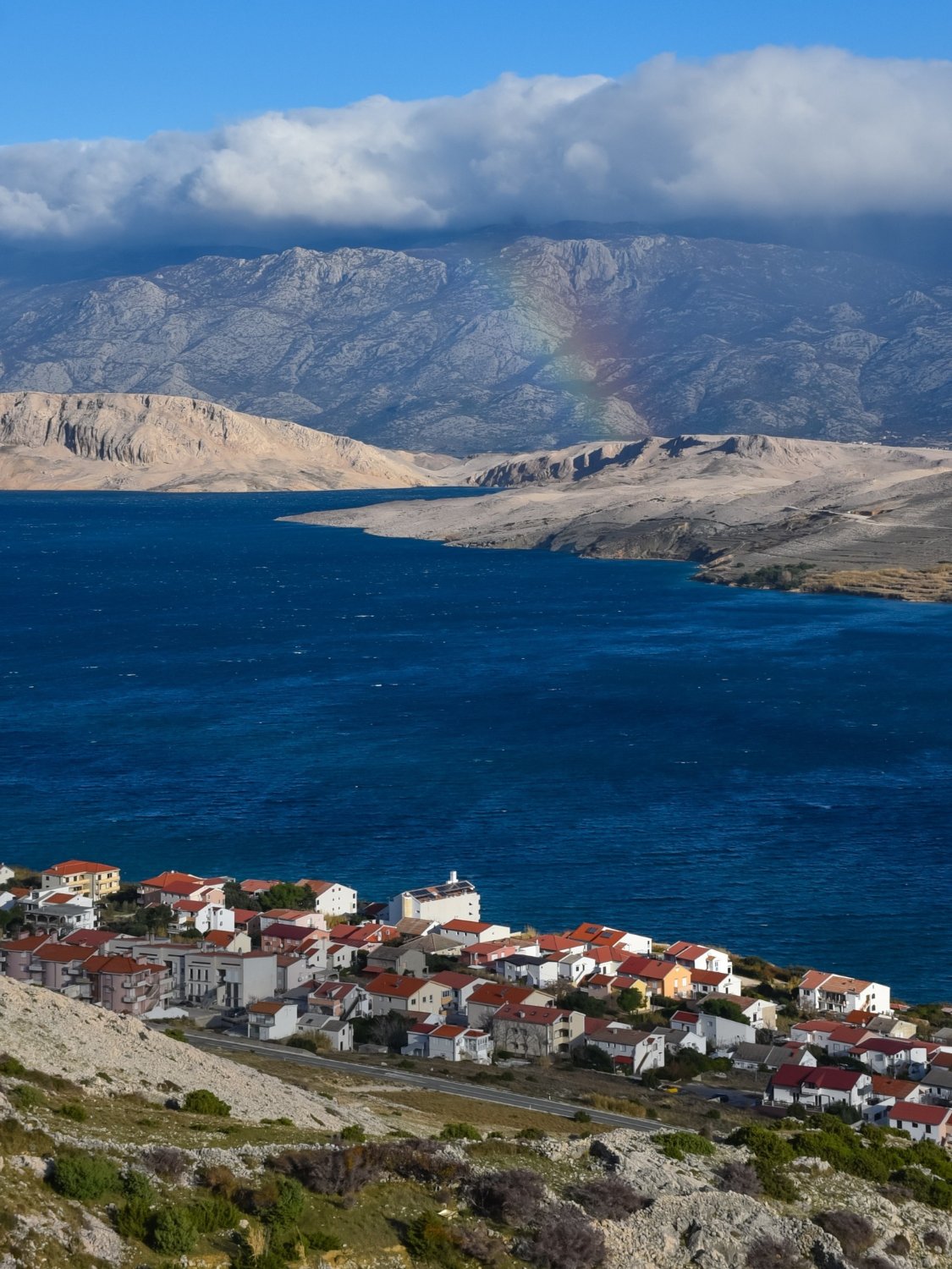Solve Pag Island jigsaw puzzle online with 99 pieces