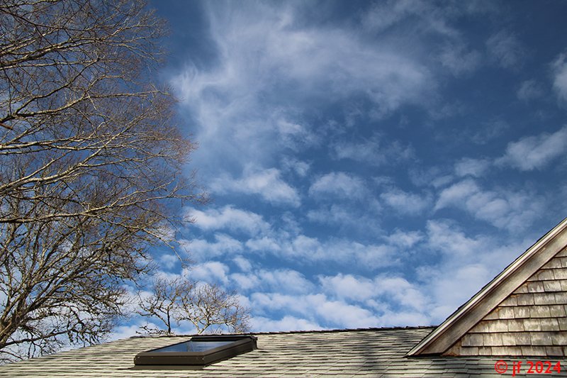 Solve Blue Sky Yesterday jigsaw puzzle online with 35 pieces