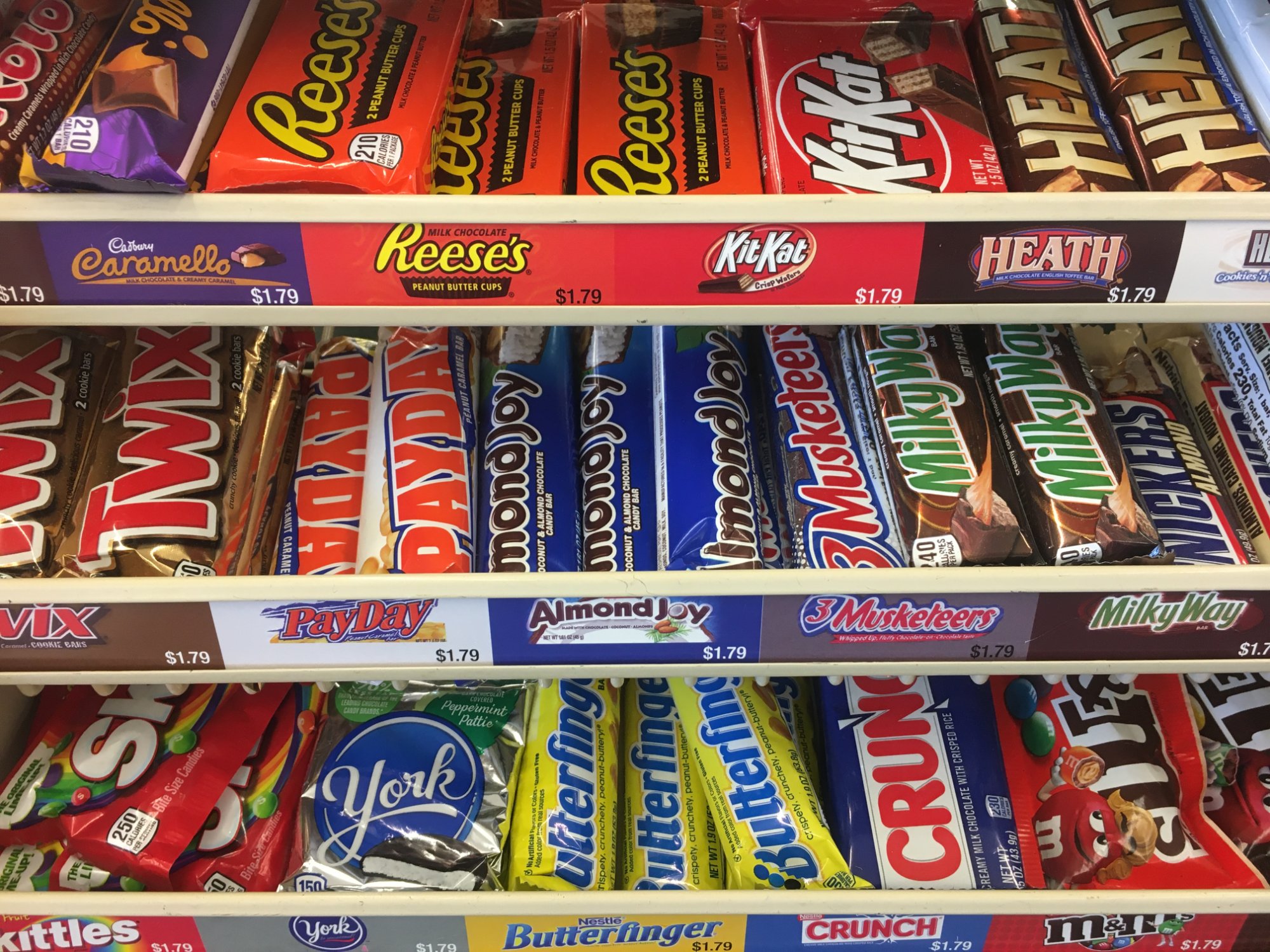 Solve Candy Bars jigsaw puzzle online with 80 pieces