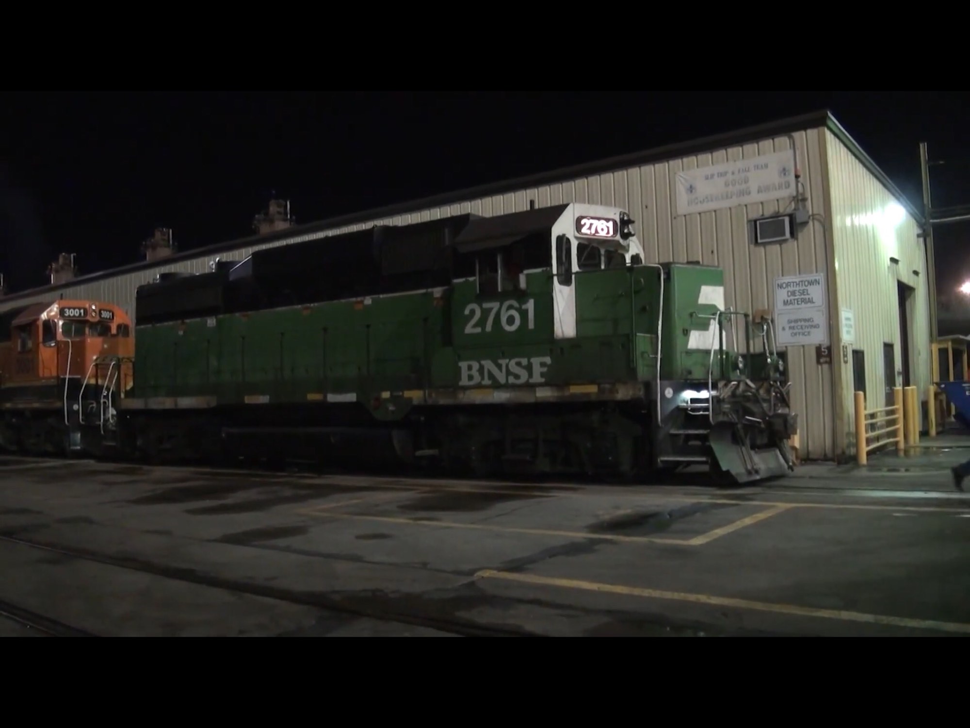 Solve BNSF ex BN 2761 jigsaw puzzle online with 266 pieces