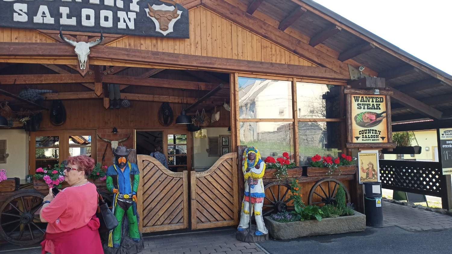 Solve Country saloon Beňovy , Klatovy jigsaw puzzle online with 40 pieces