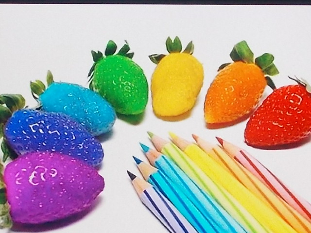 Solve colored strawberries!!! jigsaw puzzle online with 88 pieces