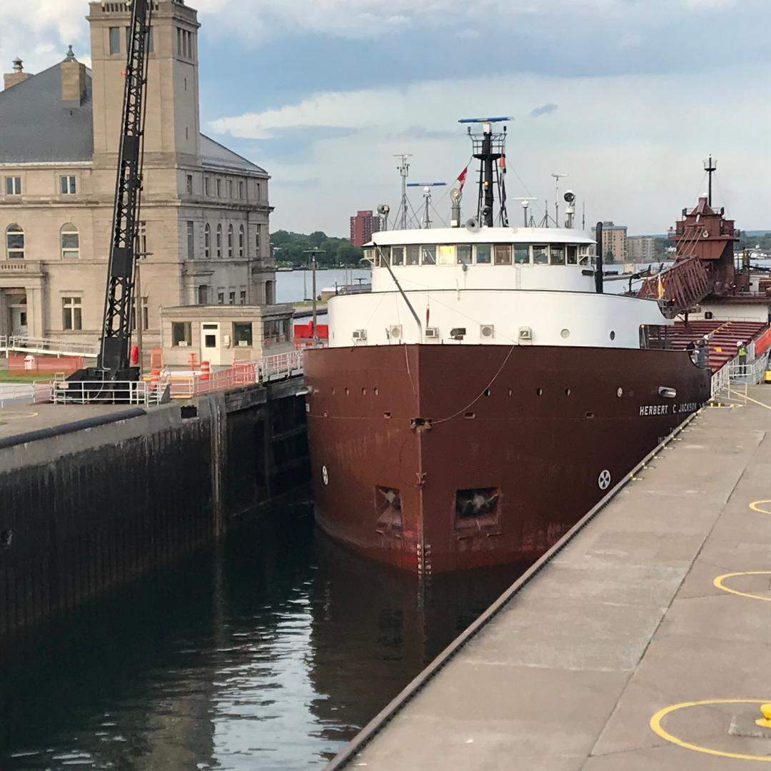 Solve Entering the Soo Locks jigsaw puzzle online with 64 pieces