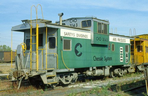 Solve Green Widevision caboose jigsaw puzzle online with 40 pieces