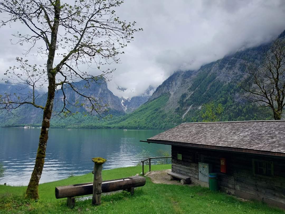 Solve Königssee jigsaw puzzle online with 252 pieces