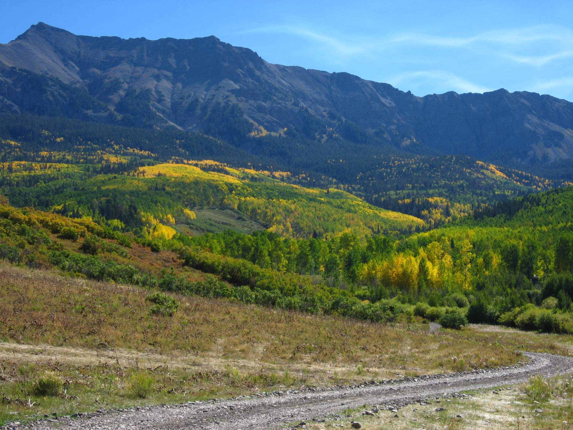 Solve Colorado fall scenery jigsaw puzzle online with 192 pieces