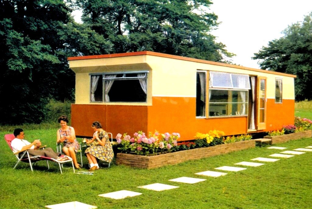 Solve 1960s Modile Home jigsaw puzzle online with 150 pieces