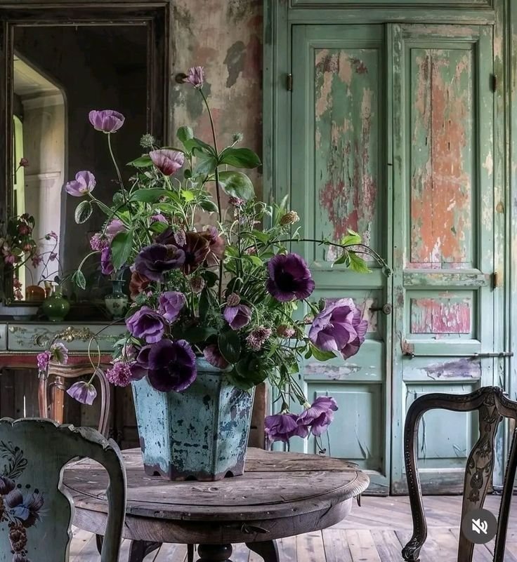 Solve purple flowers jigsaw puzzle online with 42 pieces