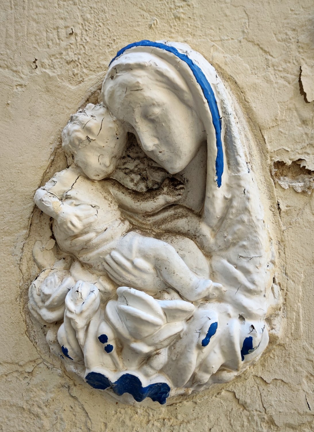 Solve Mother and Child Religious Icon jigsaw puzzle online with 70 pieces