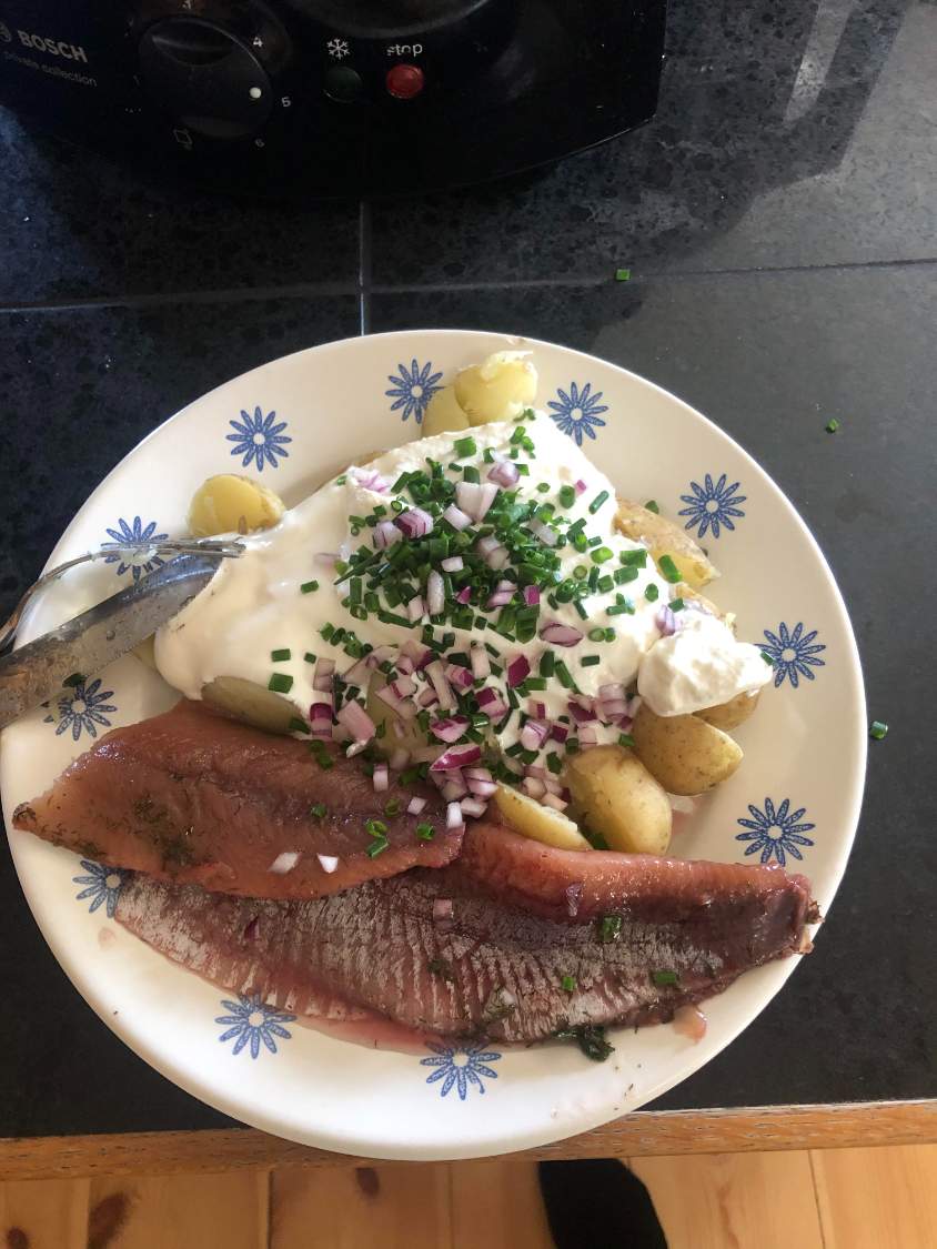 Solve Midsommar Midsummer jigsaw puzzle online with 30 pieces