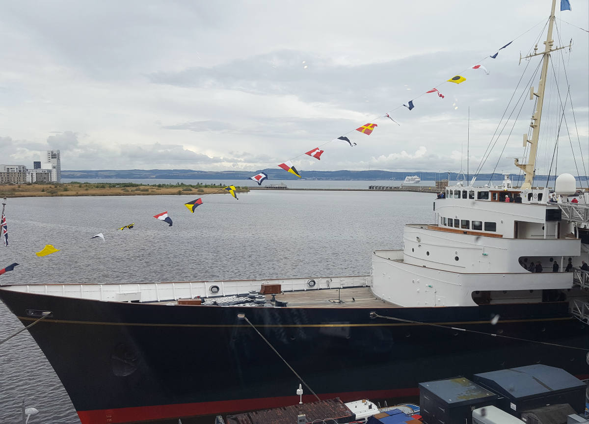 Solve Royal Yacht Britannia jigsaw puzzle online with 88 pieces