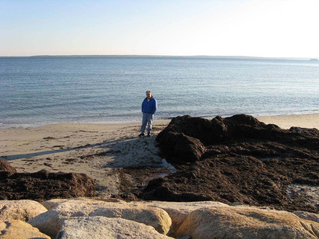 Solve Bill in Cape Cod jigsaw puzzle online with 24 pieces