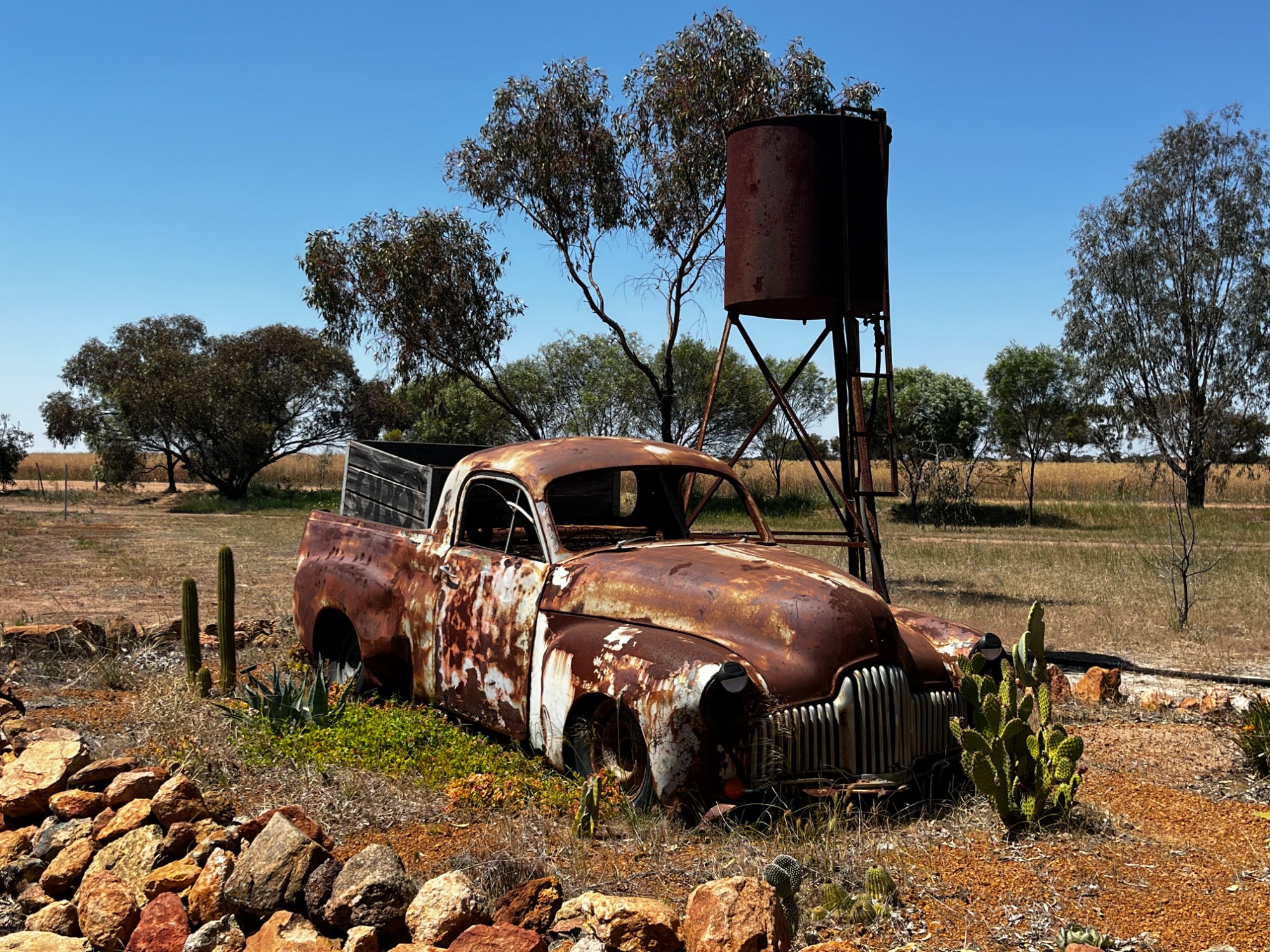 Solve Farm Gate Art Ute jigsaw puzzle online with 80 pieces