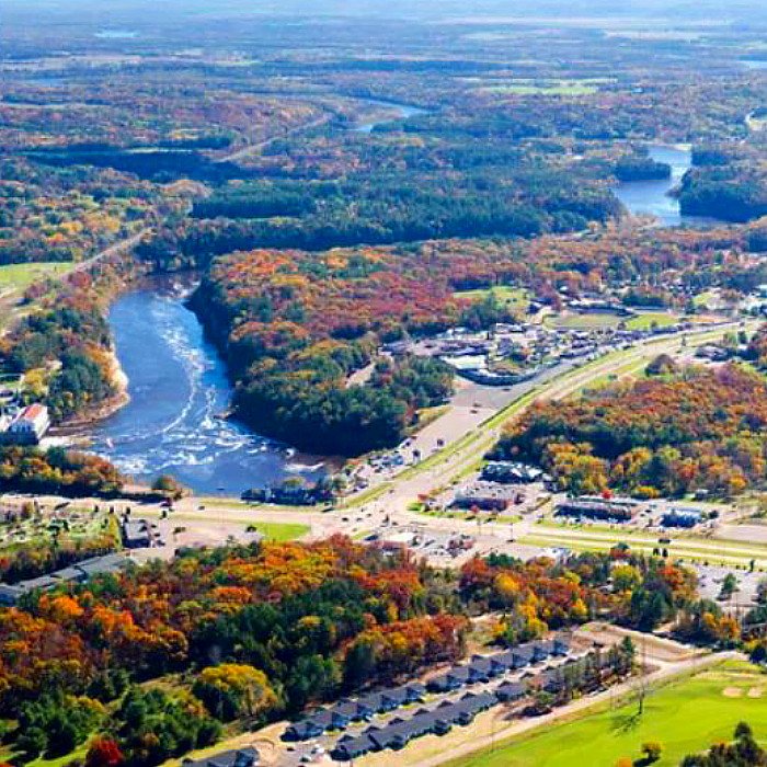Solve Wisconsin Dells, WI jigsaw puzzle online with 25 pieces