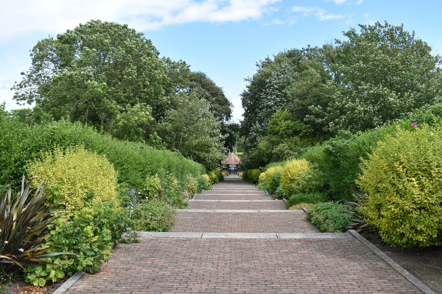 Solve Barrow park, The steps from the Cenotaph leading to the bandstand ...