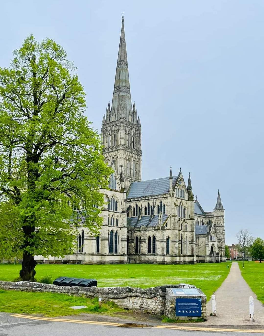 Solve Salisbury Cathedral, Wiltshire, England jigsaw puzzle online with ...