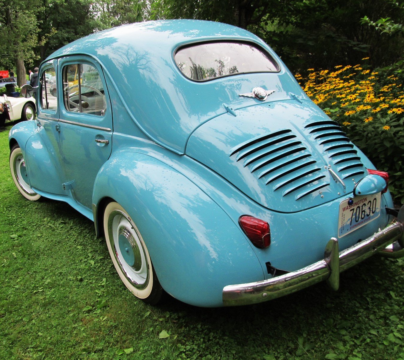 Solve 1959 Renault CV4--Rear jigsaw puzzle online with 90 pieces