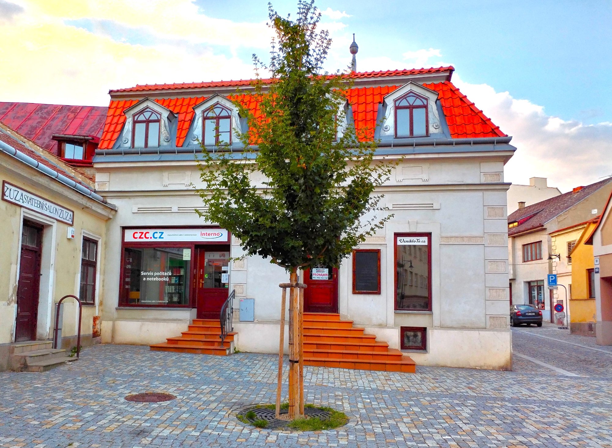 Solve Znojmo 17 jigsaw puzzle online with 150 pieces