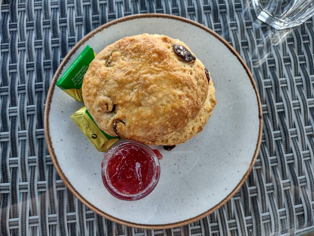 Solve Fruit scone with jam and butter (UK) jigsaw puzzle online with 12 ...