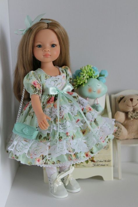 Solve Doll jigsaw puzzle online with 40 pieces