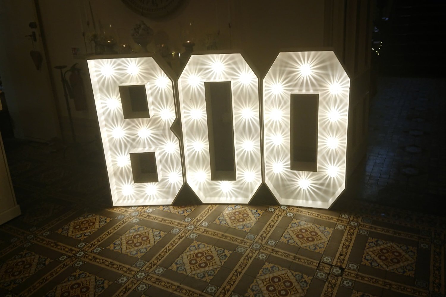 Solve BOO jigsaw puzzle online with 35 pieces