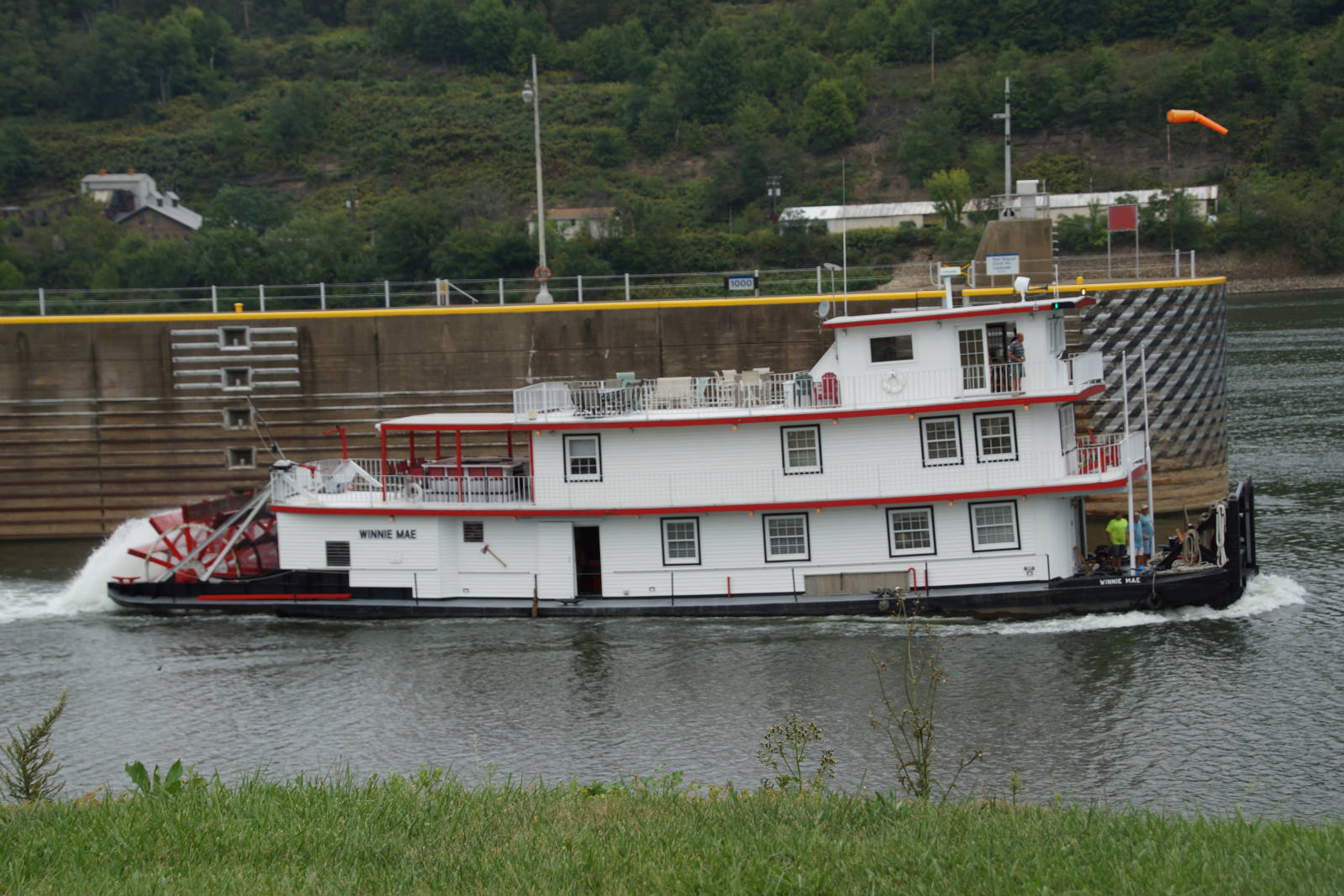 Jigsaw Puzzle | 176 pieces | Winnie Mae - Stern Wheel Towboat - New ...
