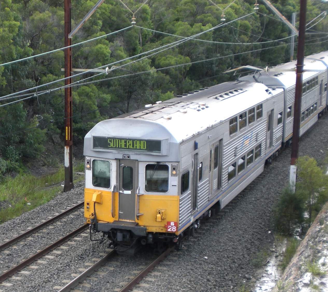 Solve S-Set train jigsaw puzzle online with 90 pieces