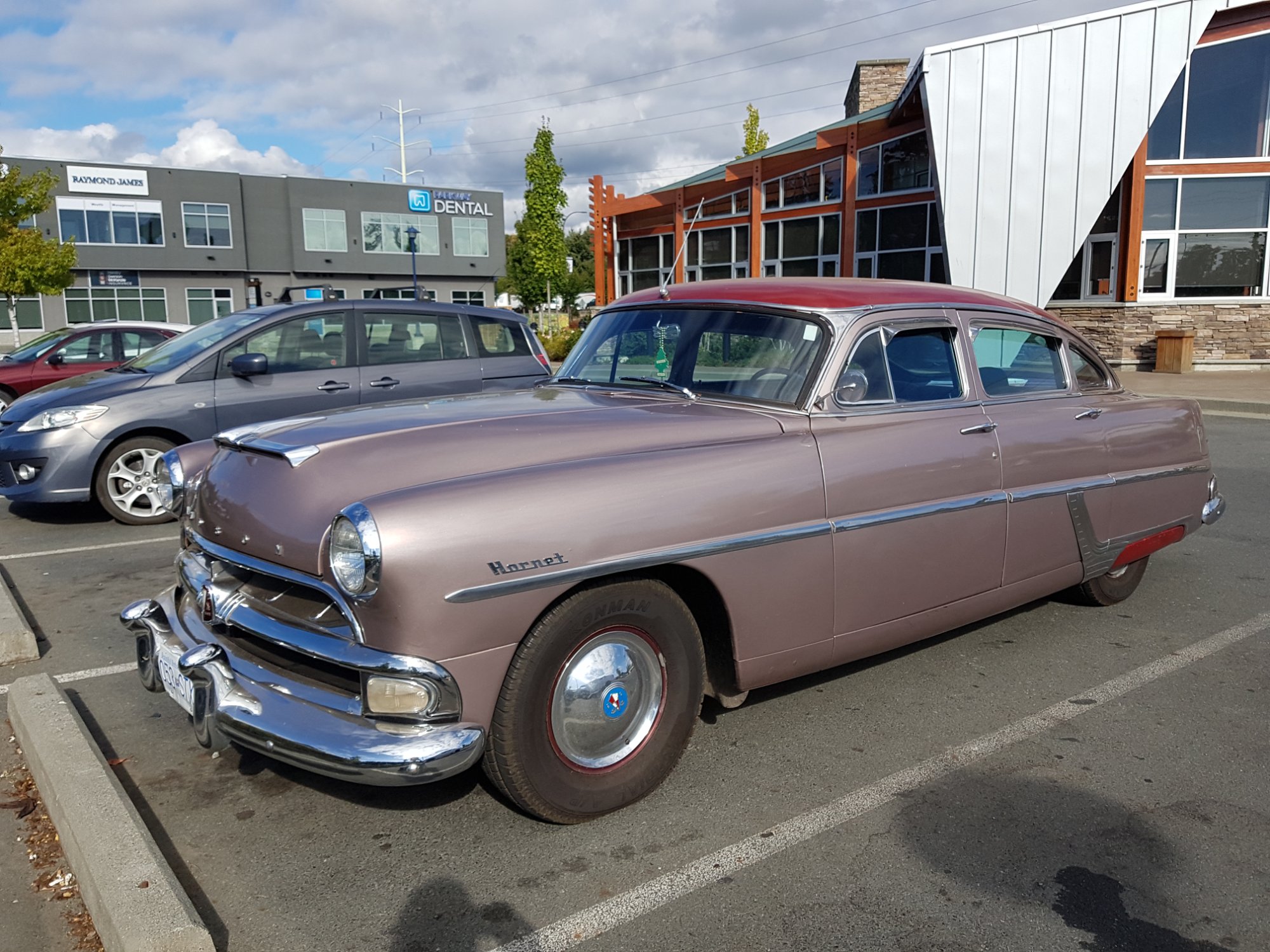 Solve 54 Hudson Hornet jigsaw puzzle online with 221 pieces