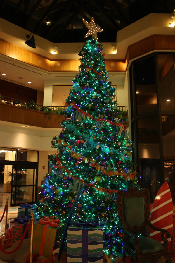 Solve Christmas Tree Disneyland Paradise Pier Hotel jigsaw puzzle ...