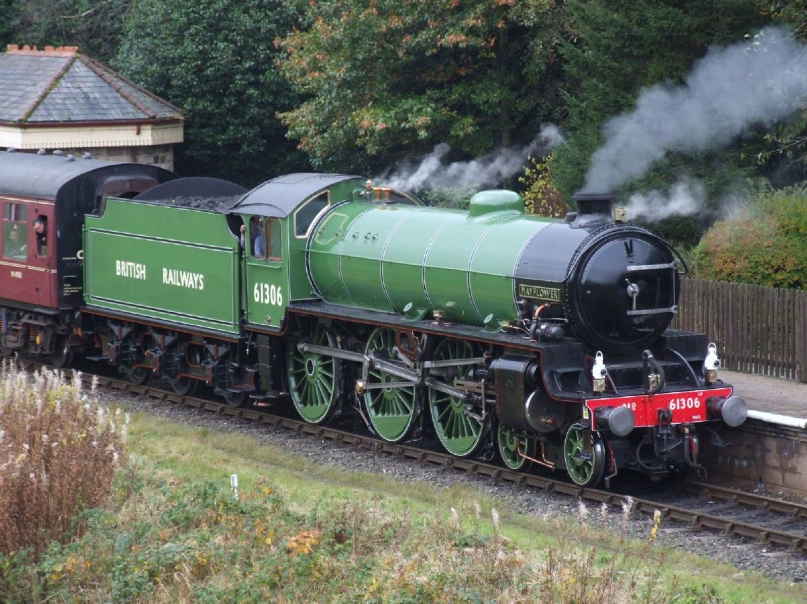 Solve LNER Class B1 4-6-0 61306 Mayflower at Irwell Vale. jigsaw puzzle ...
