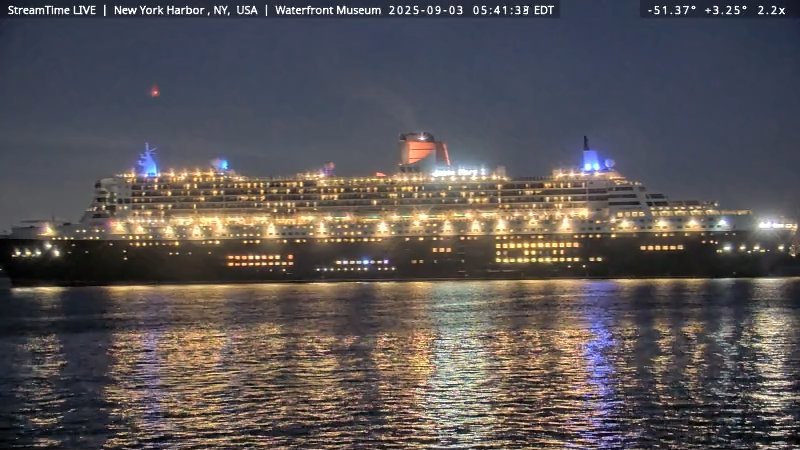 Solve Queen Mary 2 9/3/25 jigsaw puzzle online with 66 pieces