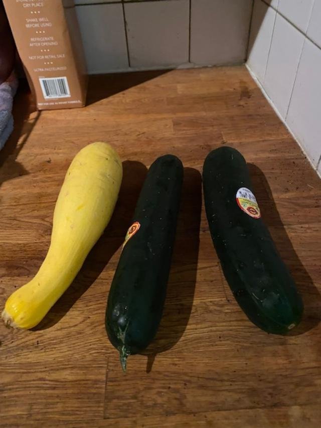 Solve Organic cucumber jigsaw puzzle online with 20 pieces