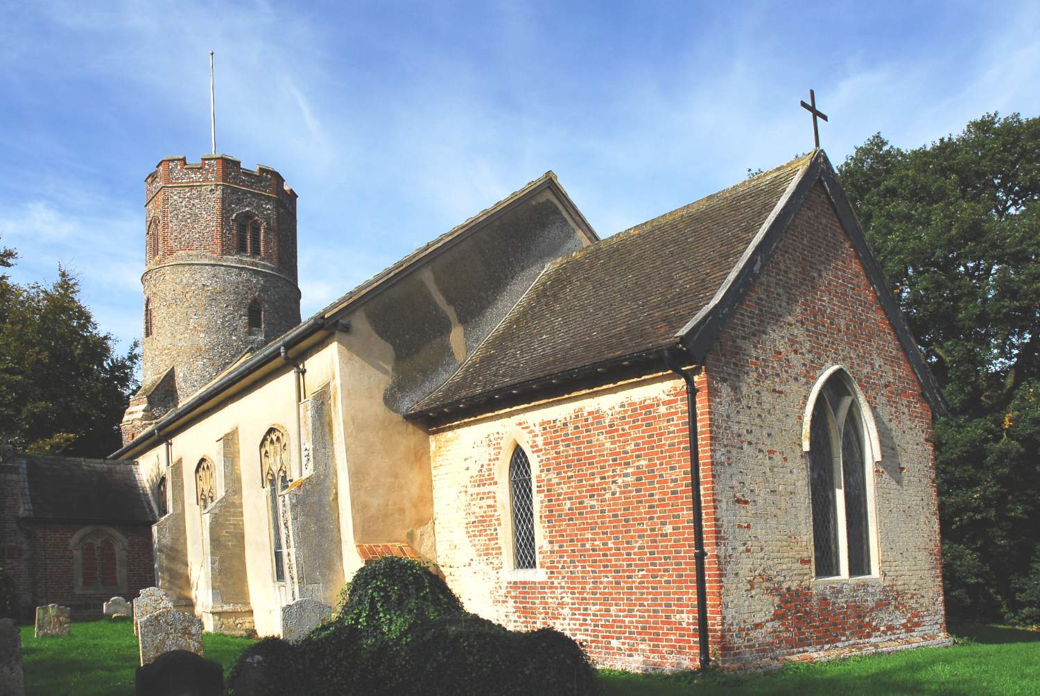 Solve Needham Church jigsaw puzzle online with 96 pieces