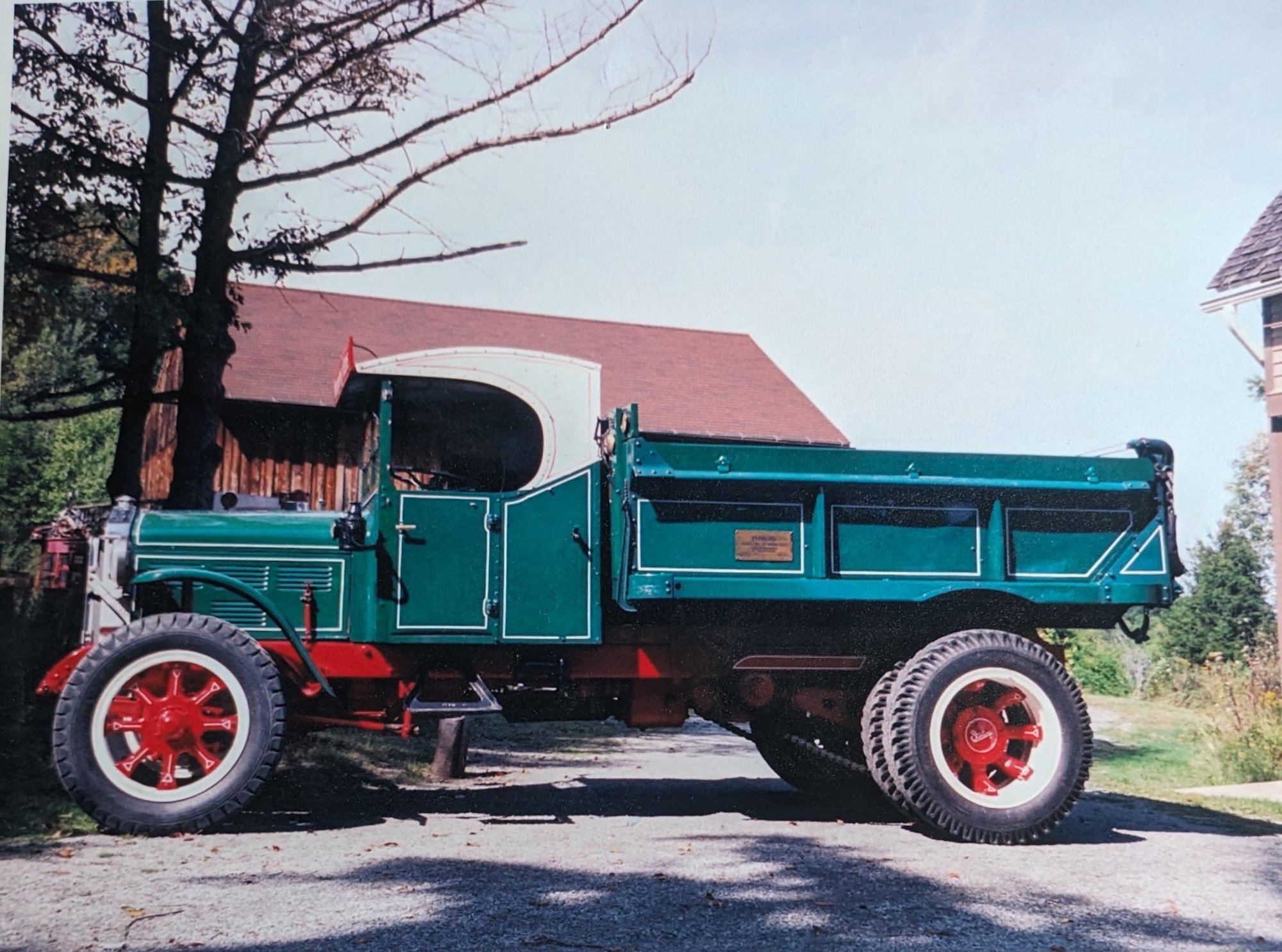 Solve 1928 Sterling chain-drive truck jigsaw puzzle online with 88 pieces