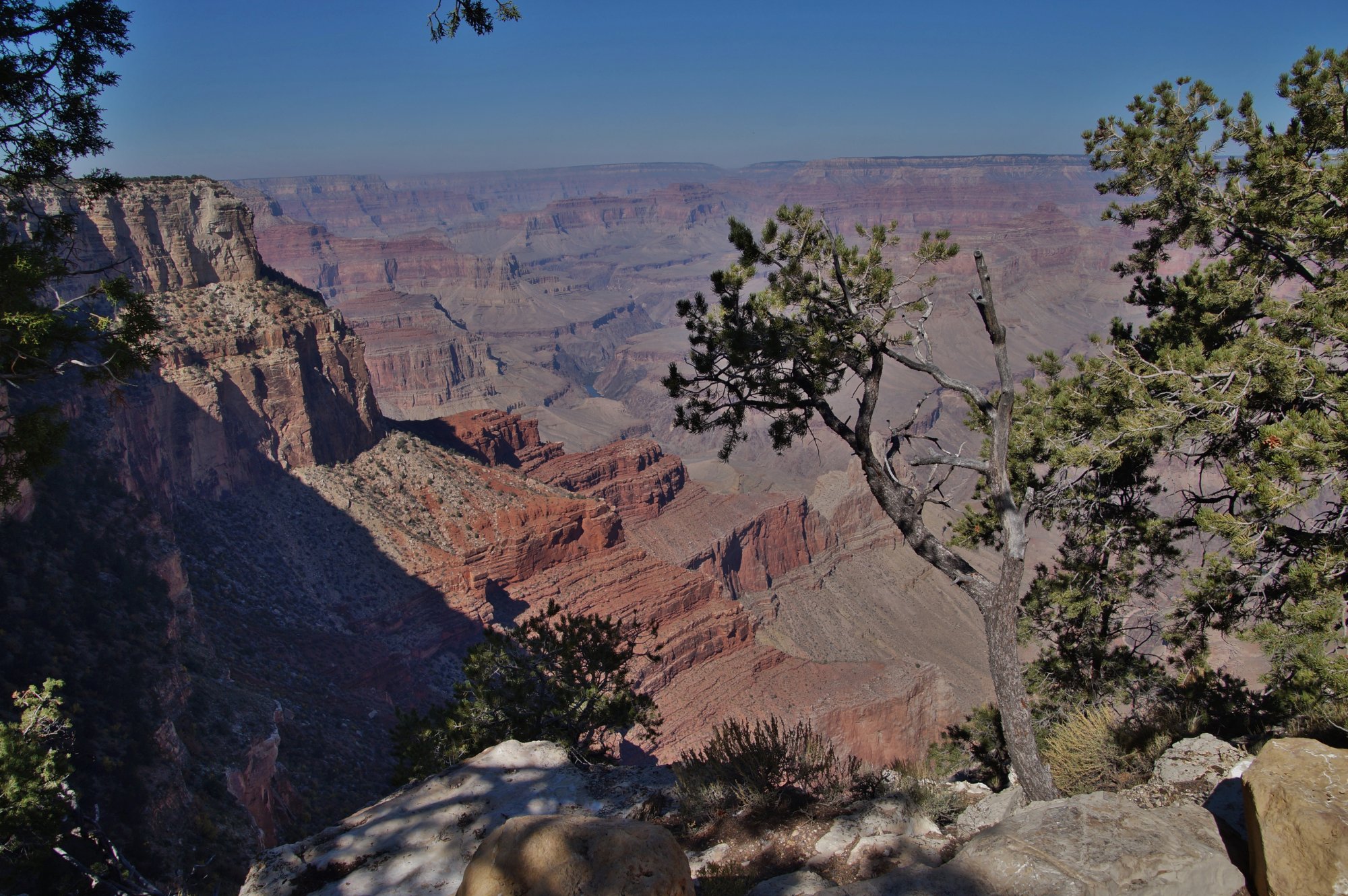 Solve Chasm jigsaw puzzle online with 77 pieces