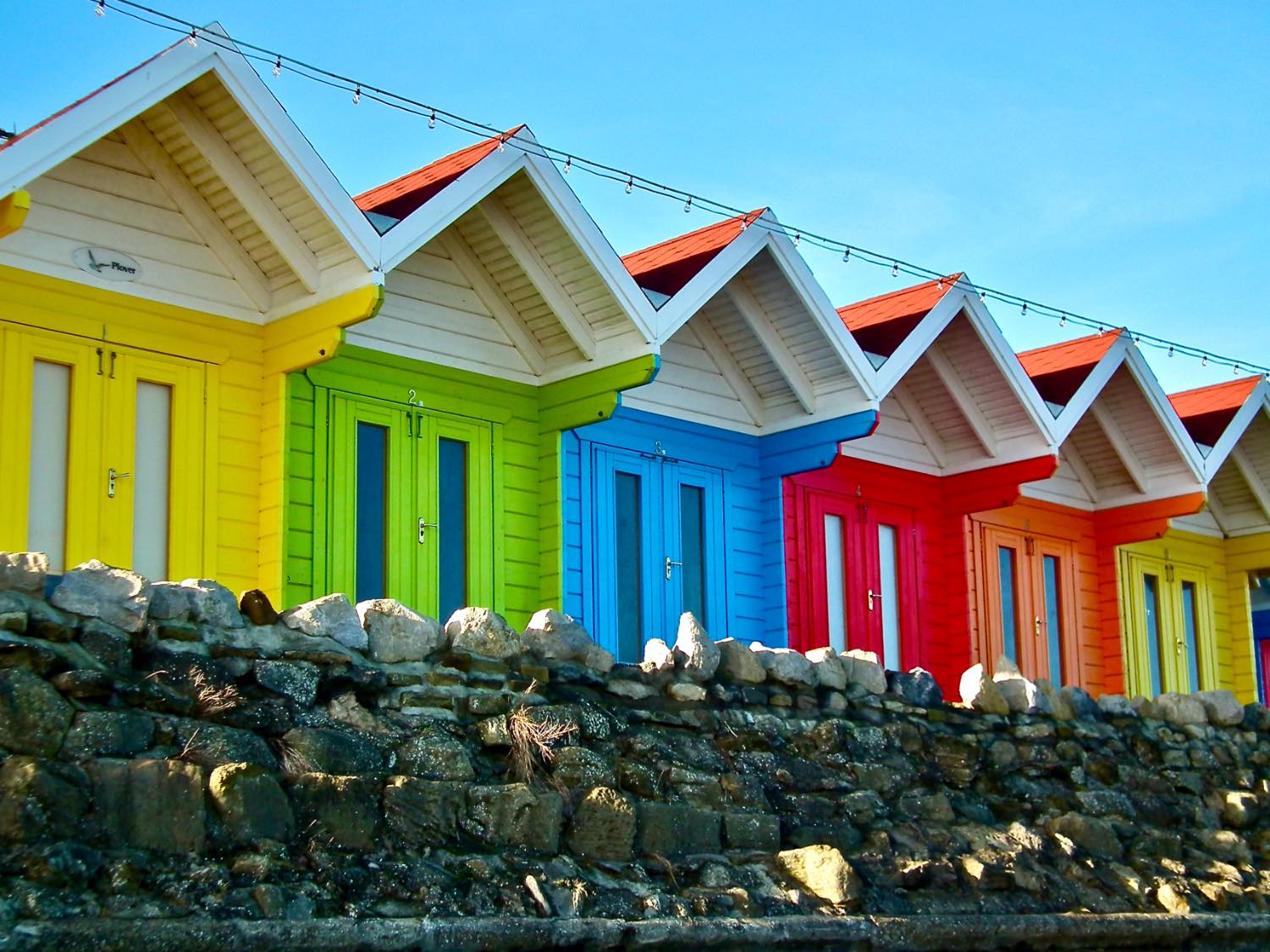 Solve Scarborough Beach Huts jigsaw puzzle online with 99 pieces