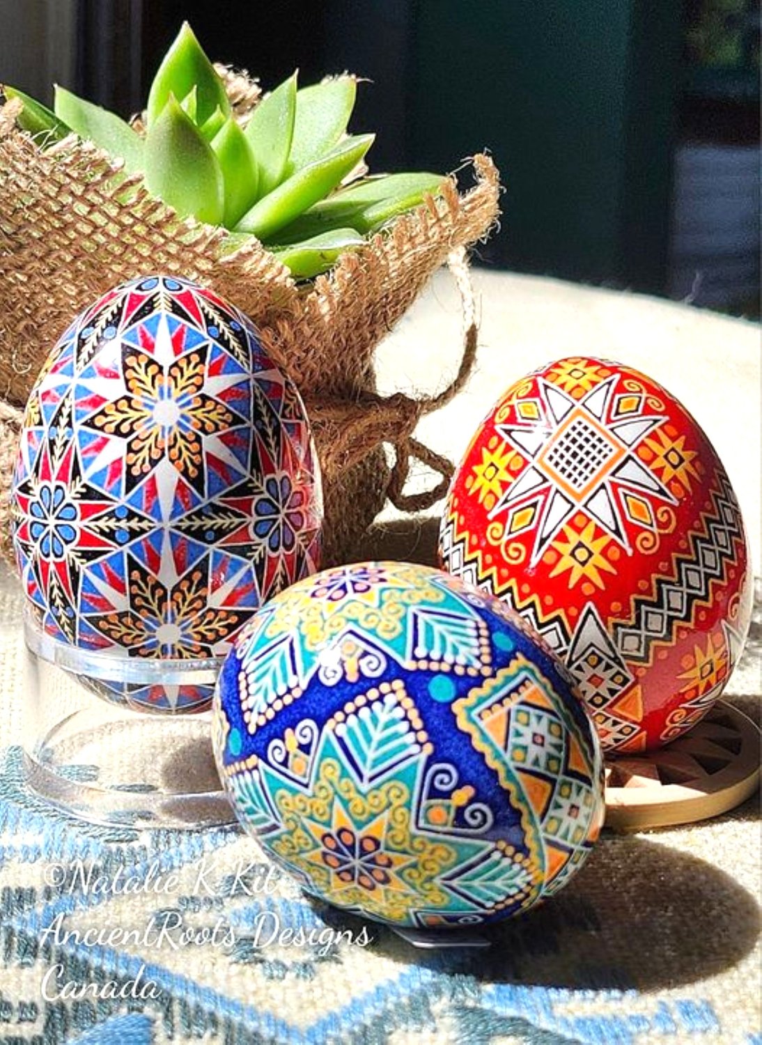 Solve HAPPY EASTER jigsaw puzzle online with 130 pieces