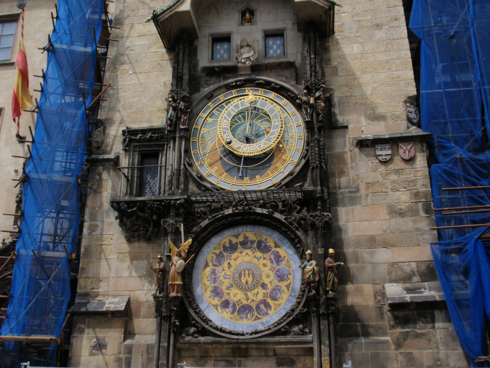 Solve Prague-Astronomical Clock jigsaw puzzle online with 540 pieces
