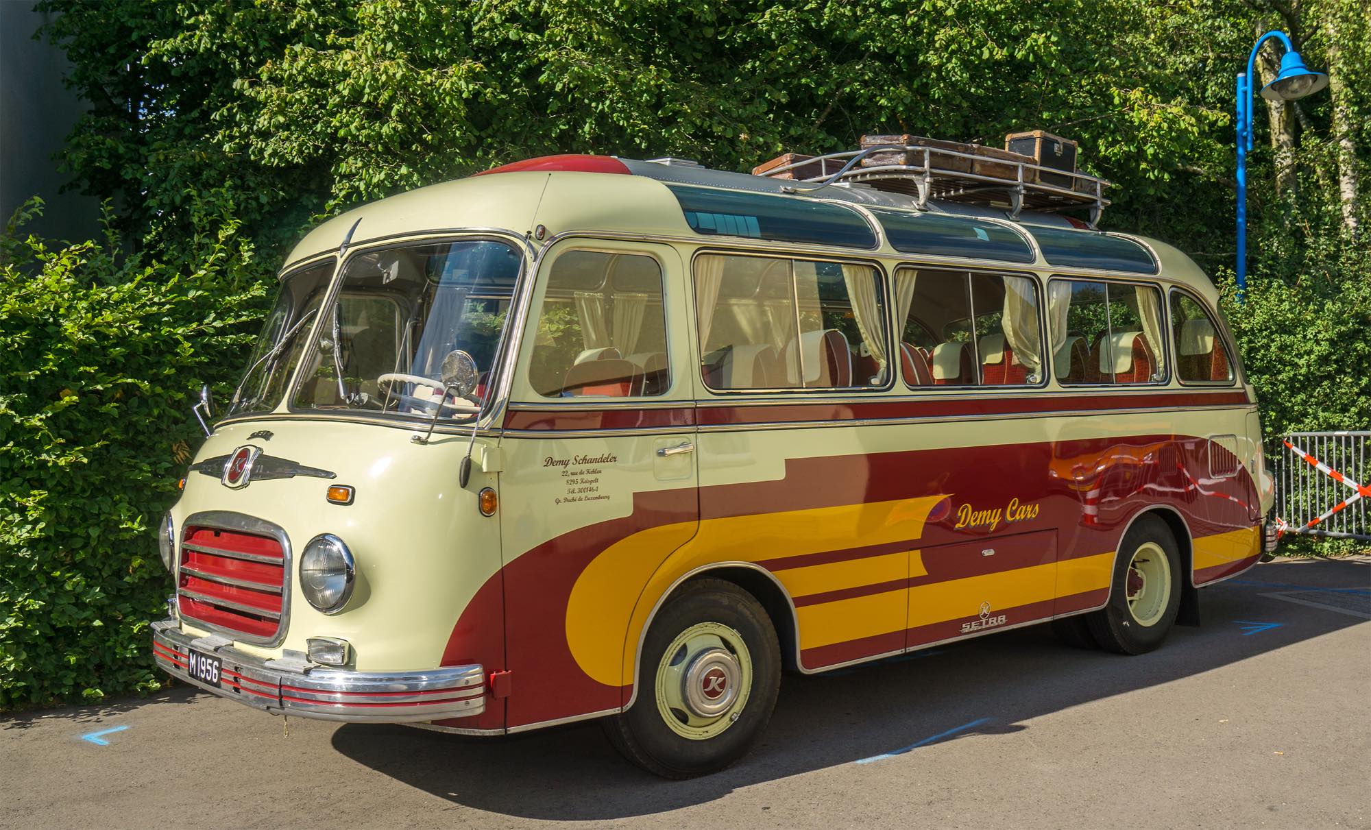 Solve 1956 Setra S6 coach!! jigsaw puzzle online with 350 pieces