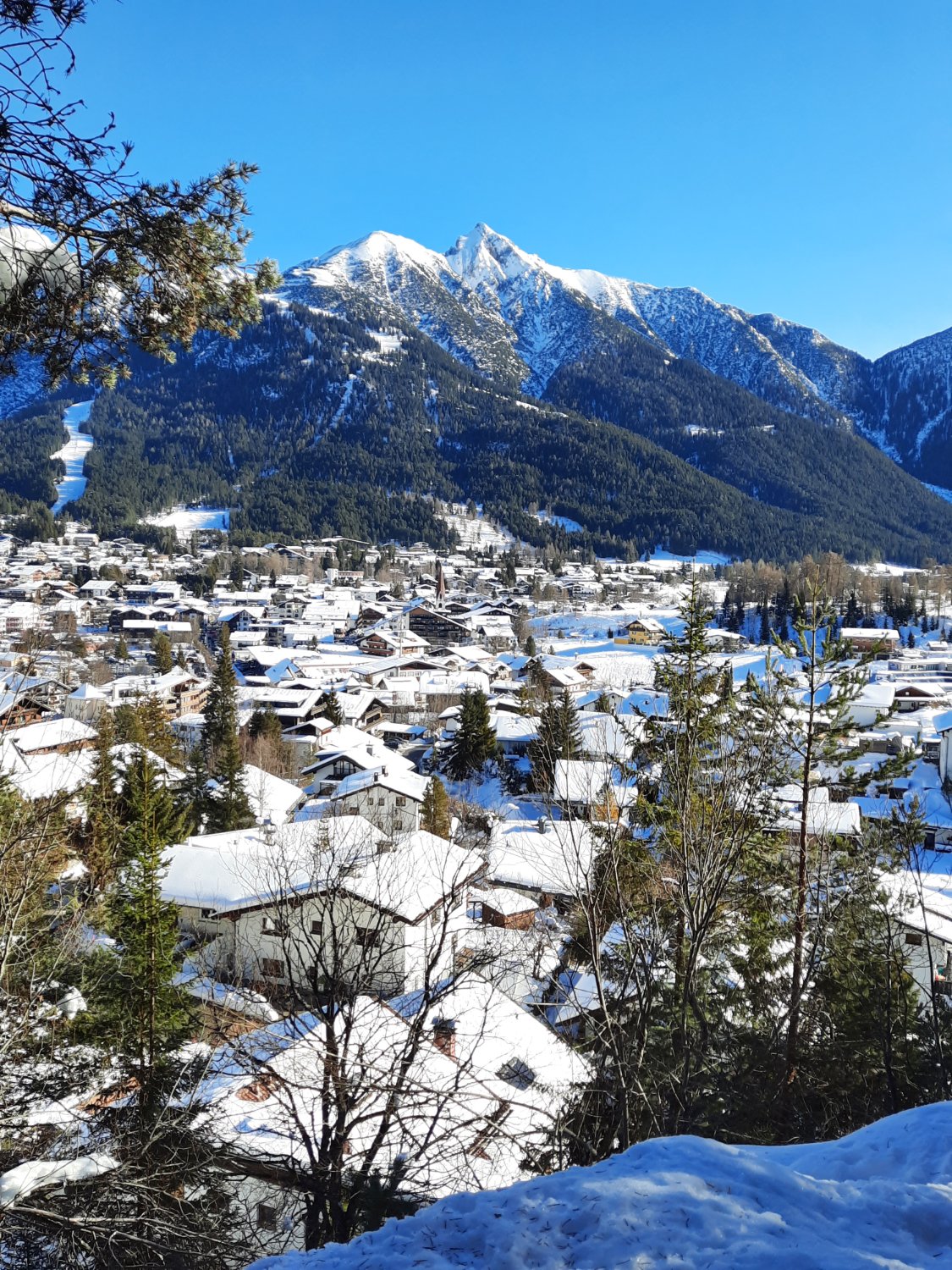 Solve Kramer Garmisch jigsaw puzzle online with 252 pieces