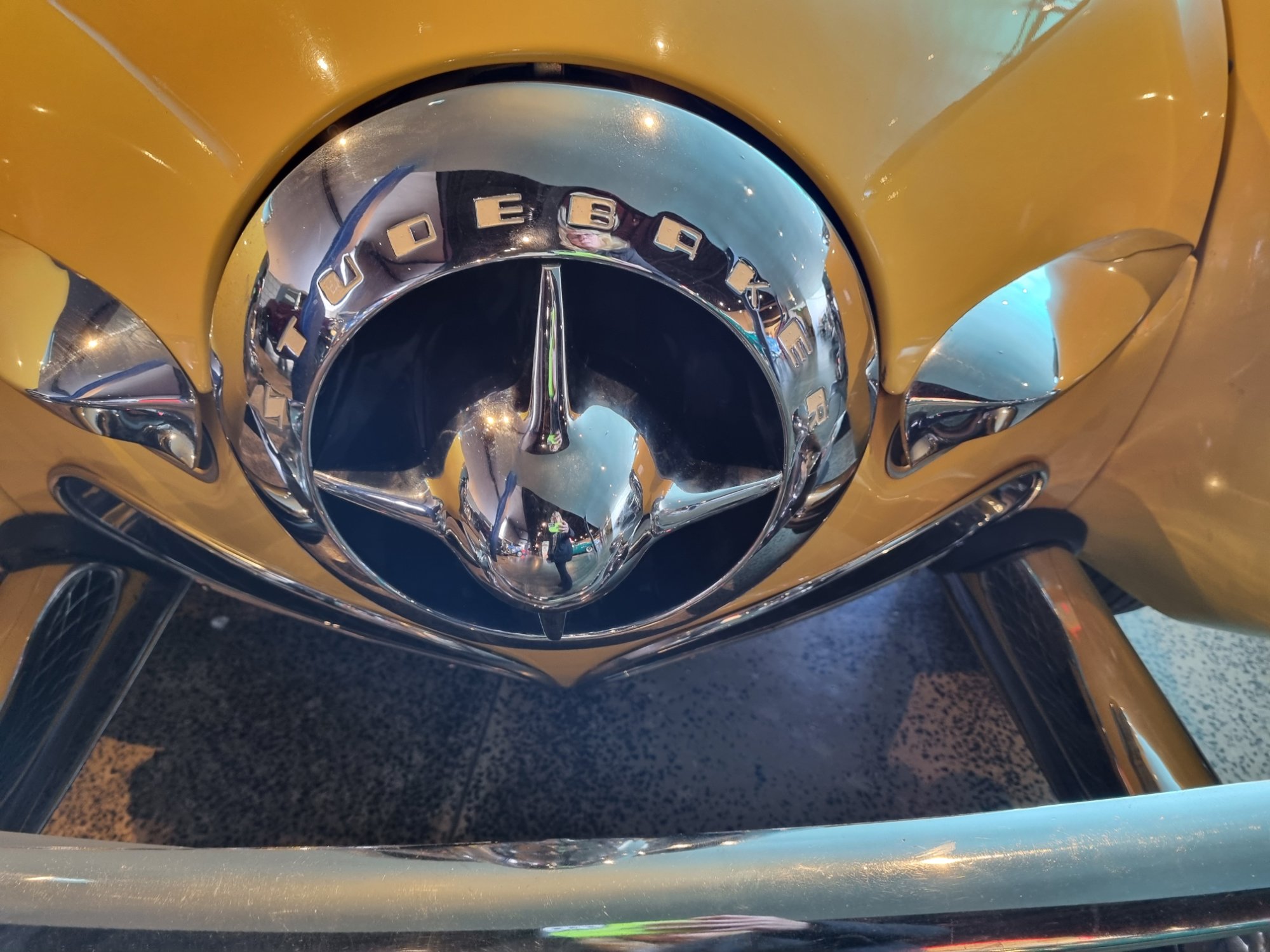 Solve 1950 Studebaker Commander jigsaw puzzle online with 130 pieces