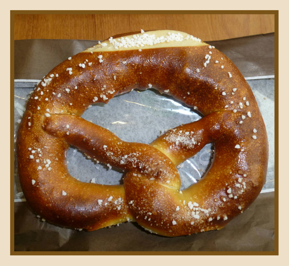 Solve Pretzel of zoute krakeling jigsaw puzzle online with 72 pieces